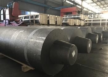 Chine Cendre réfractaire de l'électrode en graphite d'usines sidérurgiques de RP/HP/UHP 0,3% pour le four à arc électrique à vendre