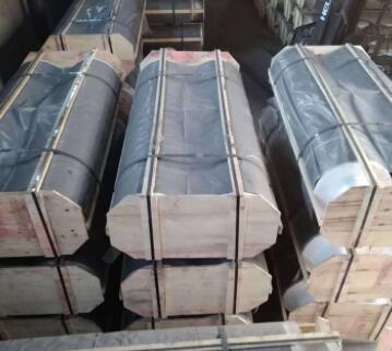 Chine Bas bloc d'électrode en graphite de catégorie de HP de cendre pour l'acier de fusion à vendre