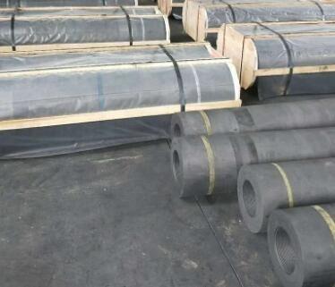 Chine Bas bloc d'électrode en graphite de catégorie de HP de cendre pour l'acier de fusion à vendre