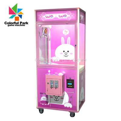 中国 硬貨操作の爪クレーンのためのカスタマイズされた可愛い小さな白いウサギのパターン販売機 販売のため