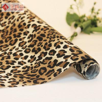 Cina OEM di modo che si affolla il tessuto del poliestere del velluto non con il modello del leopardo in vendita