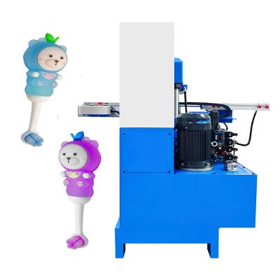 Cina Pressa vulcanizzatrice per custodie telefoniche in silicone 70T, macchina per etichette in silicone in vendita