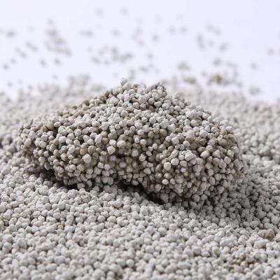 China Small Particle Bentonite Cat Litter Super Absorbency Fast Clumping for sale