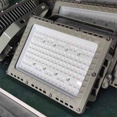 China Luz de inundación LED a prueba de explosión para zonas peligrosas en tierra y en alta mar en venta