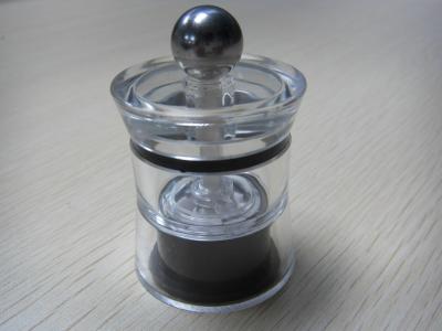 Cina Cool Stainless Steel Pepper Mill With Green Head, Home Kitchen Tools in vendita