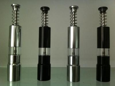 Cina Glass Handle Mini Stainless Steel Pepper Mills For Home Kitchen in vendita