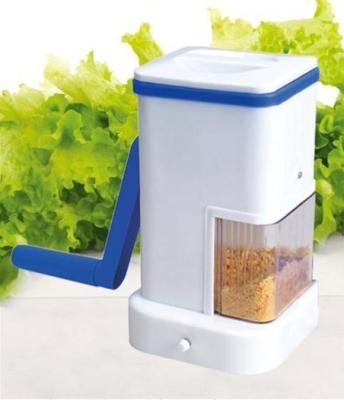 Cina Cheese stainless Kitchen Aid Grater with plastic handle in vendita