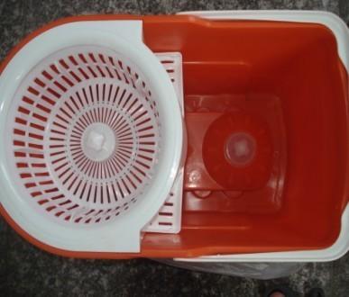 Cina Double Drive And Cleaning Magic Mop Set With Bucket , Pole , Two Microfiber Mop in vendita