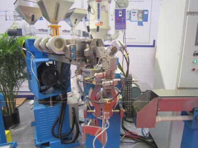 Cina Il tipo verticale la macchina di plastica Φ800 dell'estrusione prende il diametro HT-800 del piatto fuori in vendita