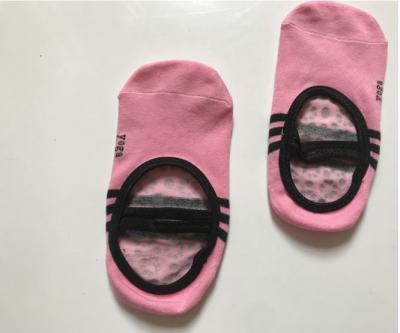 Cina La cura dei piedi rosa di colore scherza i calzini di yoga, tricottare i calzini appiccicosi di yoga, calzini di Pilates della sbarra in vendita