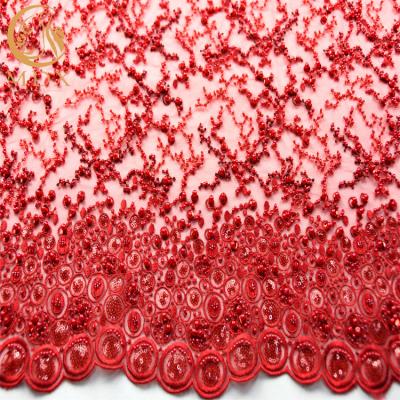 Cina Il ricamo ha bordato la larghezza fatta a mano del fiore del pizzo 20% di scintillio rosso 135cm del poliestere in vendita