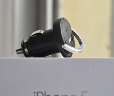 Cina Micro caricatori neri dell'automobile di Apple IPhone per la macchina fotografica digitale e gli Smartphones in vendita
