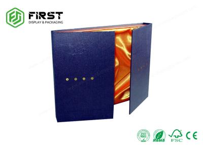 Chine Les boîte-cadeau rigides de carton ont adapté la boîte aux besoins du client de Logo Luxury Recyclable Gift Packaging à vendre