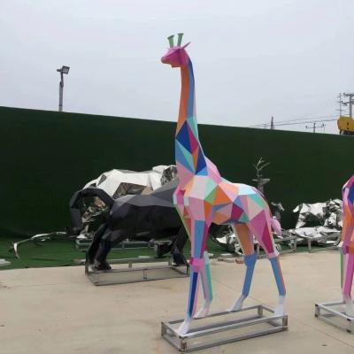 Cina Scultura variopinta della giraffa di FRP per calcolare abitudine 300CM in vendita