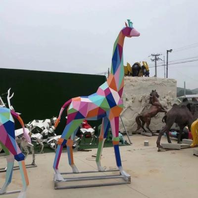 Cina Scultura variopinta della giraffa di FRP per calcolare abitudine 300CM in vendita