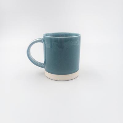 중국 미끄럼 방지 기초를 가진 SGS 16OZ 세라믹 사기그릇 찻잔 현대 작풍 판매용