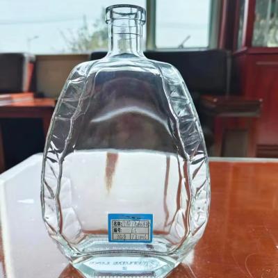 Cina Materiale Super Flint Bottom spessa 750 ml Vaso Base Brandy Bottiglia di Whiskey con Colletto in vendita