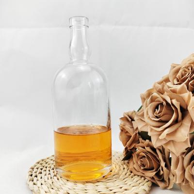 Cina 500 ml bottiglia di whisky vetro per vodka brandy whisky stampaggio a caldo superficie manipolazione in vendita
