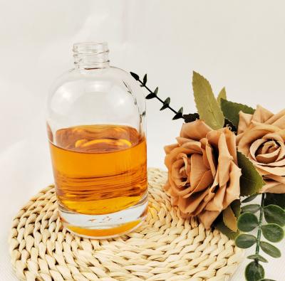 Cina 750 ml 700 ml bottiglia in vetro rotonda alta per acqua, bevande rum vodka whisky gin liquore in vendita