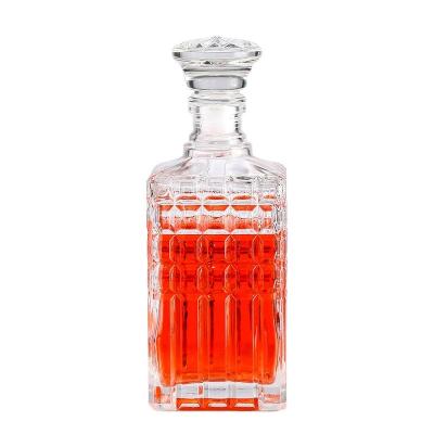 China 500 ml 750 ml klare Glasflasche für Whisky Brandy Wodka High-End Luxus Kork Versiegelung zu verkaufen
