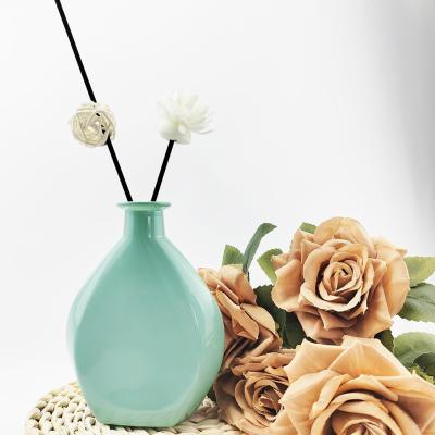 Cina Bottiglie di aromaterapia quadrate trasparenti di vetro piatto per uso domestico Bottiglia di vetro di aromaterapia in vendita