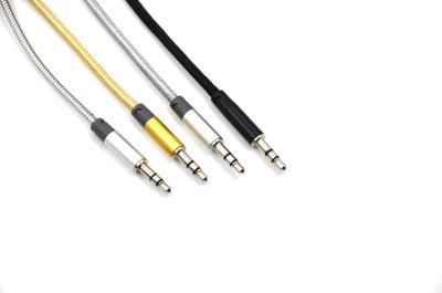 Cina Maschio del cavo intrecciato tessuto metallico di 3.5mm audio al maschio con l'alloggio del metallo in vendita