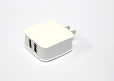 Cina Adattatore bianco del caricatore della parete della doppia porta con la spina UE/USA per il cellulare/l'elettronica in vendita