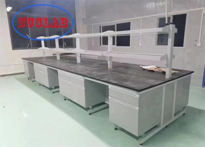 China Mesa de trabajo de laboratorio de laboratorio de química resistente a los químicos Vietnam con marco resistente al fuego y gabinetes múltiples en venta