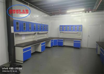 China Mesa de trabajo de laboratorio de laboratorio de química resistente a los químicos Vietnam con marco resistente al fuego y gabinetes múltiples en venta