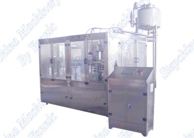 Cina Macchina di rifornimento in bottiglia capacità del succo di 4000 BPH con il sistema di riempimento rotatorio caldo in vendita