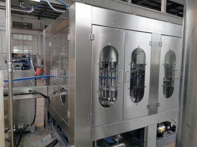 Cina Macchina di rifornimento automatica stabile dell'olio da tavola con il coperchiamento magnetico per la bottiglia dell'ANIMALE DOMESTICO in vendita