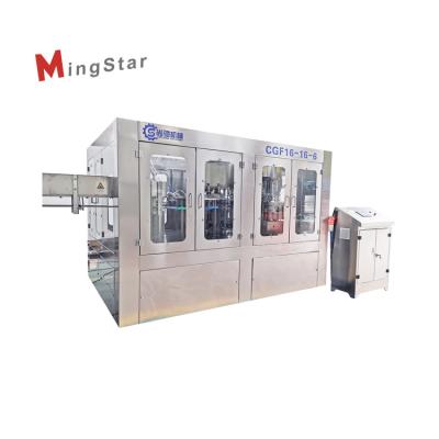 Cina Macchina di rifornimento in bottiglia dell'olio da tavola di alta efficienza per il riempimento e ricoprire in vendita