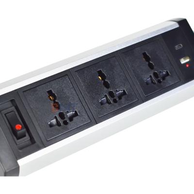 中国 粘着クリップデザイン クランプテーブルソケット ACコンセント3口 USB A+C デスクトップクランプソケット 電源タップ 販売のため