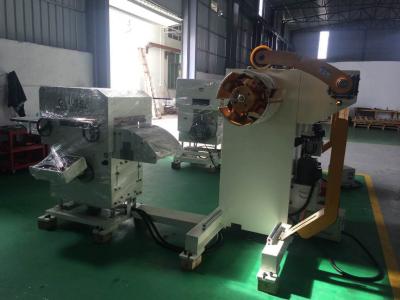 Cina Progettazione definita dall'utente Uncoiler, raddrizzatore, alimentatore, 3 in 1 per 3,2 millimetri di alimentazione materiale di spessore in vendita