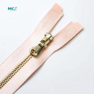 China Geplateerde de Ritssluitingstanden van de lint Roze Ritssluiting Goud voor de Ritssluiting van het Laagmetaal Te koop