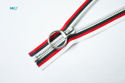 中国 リング引きの頭部はめっきされた頑丈な金属のジッパー プラチナを縞で飾った 販売のため