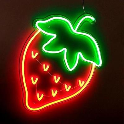 Cina 12V alimentatore a presa Rossa Fragola goccia Spedizione Logo personalizzato Neon Light Segno di nozze in vendita