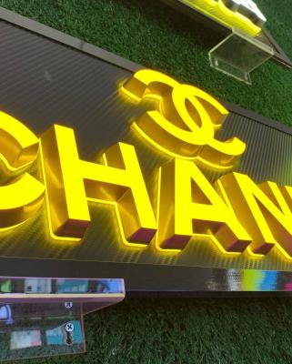 Cina Lettere personalizzate in acciaio inossidabile in 3D Segno Logo Segno oro per neve Negozio all' aperto Fronte 28C in vendita