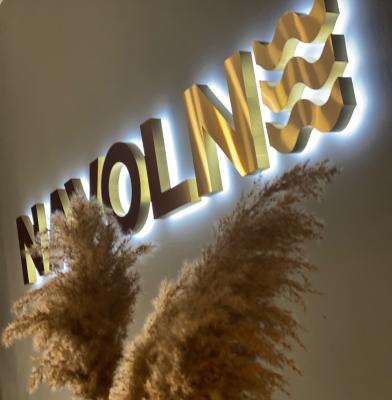 Cina Segno acrilico all'aperto Led Light Name Boards In acciaio inossidabile Segni di illuminazione 3D personalizzati per la decorazione delle vacanze in vendita