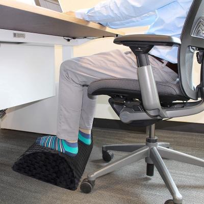 Chine Amenez votre confort de camping à un niveau supérieur avec le coussin de repose-pieds tissé en forme de D. à vendre