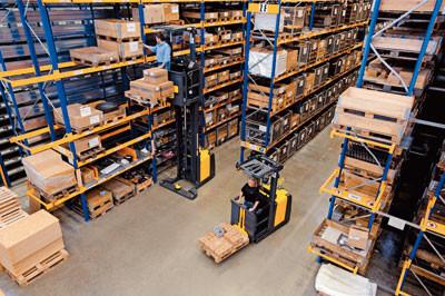 Cina Gru accatastatrice automatica del sistema di racking in vendita
