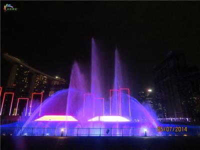 中国 プロジェクトのシンガポールの国家的記念日音楽的な水噴水のサイズ 7 メートル 30 メートル 販売のため
