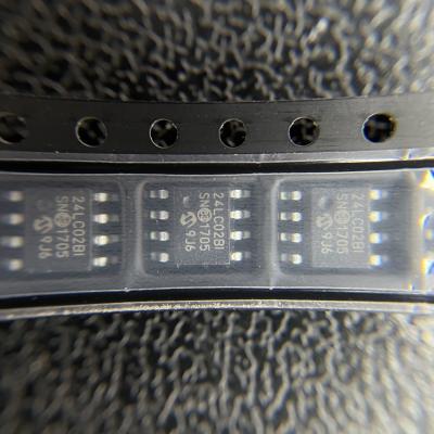 Китай Автомобильный обломок EEPROM Serial-I2C 3.3V/5V 24LC02B-I/SN 2K-Bit 256 x 8 IC памяти продается