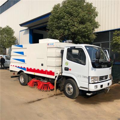 Κίνα Φορτηγό καθαρισμού δρόμου Dongfeng 5000 λίτρα Vakuum Μικρό μέγεθος φορτηγό σκουπιδοκαθαρισμού δρόμου προς πώληση