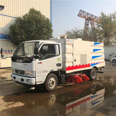 Κίνα Φορτηγό καθαρισμού δρόμου Dongfeng 5000 λίτρα Vakuum Μικρό μέγεθος φορτηγό σκουπιδοκαθαρισμού δρόμου προς πώληση