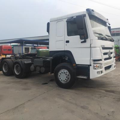 중국 Sinotruk 중고 Howo Trucks 2016 6x4 중고 트랙터 트럭 판매용