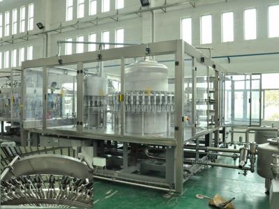 Cina Imbottigliamento e tappatrice automatici dei semi di 4 cavità per la bottiglia dell'ANIMALE DOMESTICO 330ML-1500ML in vendita