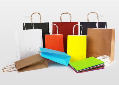 Cina Sacchetti della spesa variopinti pp del boutique di stampa di CMYK tessuti con la timbratura calda in vendita