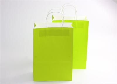 Cina Sacchi di carta riciclabili di lusso dell'abbigliamento con stampa offset delle maniglie in vendita