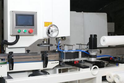 Cina Macchina di taglio a rotoli di carta igienica completamente automatica ad alta efficienza per fabbriche in vendita